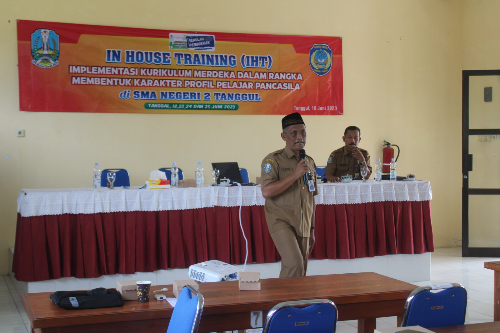 In House Training (IHT) Pengimbasan Penguatan Implementasi Kurikulum ...
